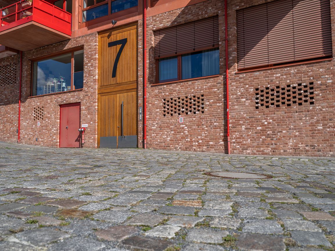 Berlin Residential Courtyard with Modern Design