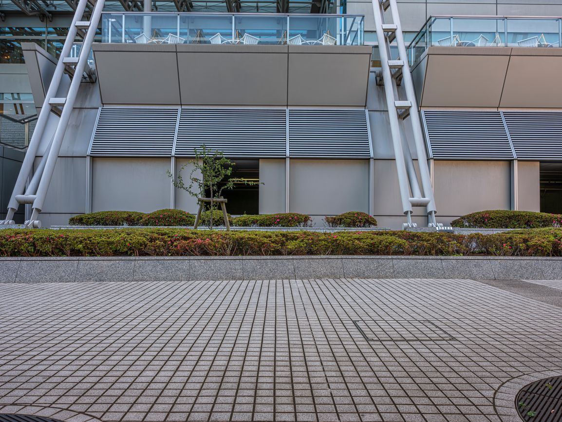 Office Building in the Heart of Tokyo's City Life