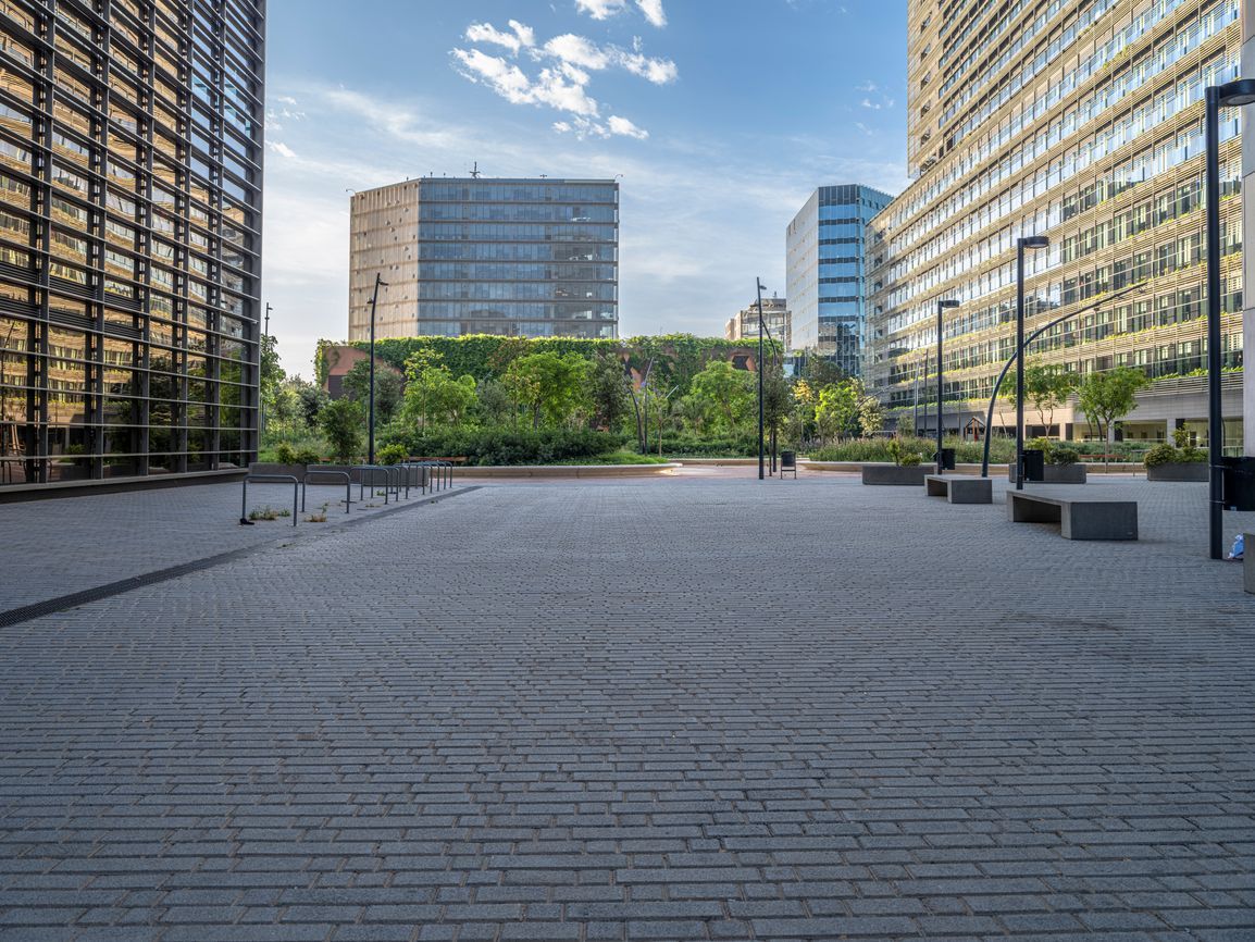 Spain's Urban Open Space: Exploring Barcelona's Alleyways