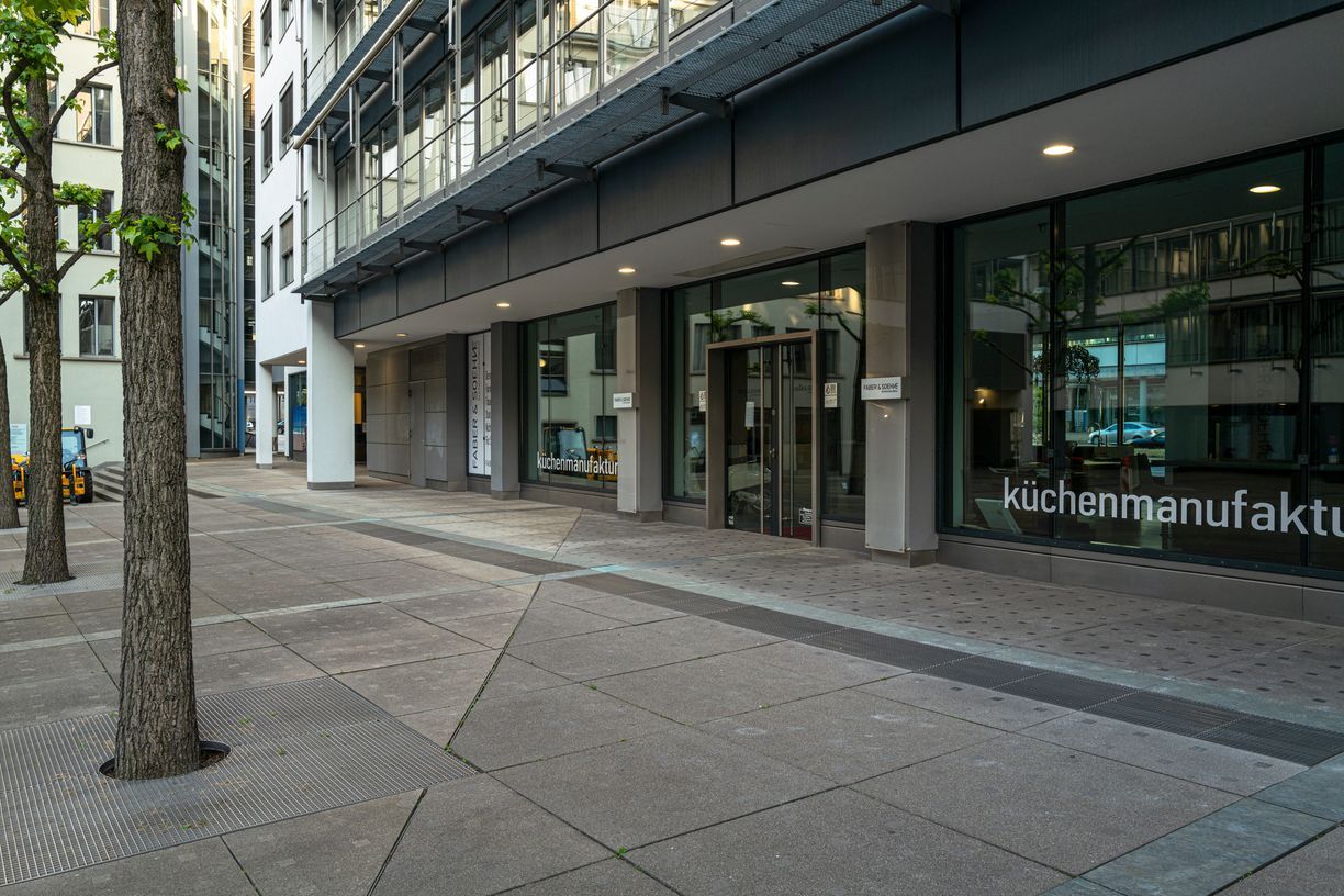 Stuttgart Urban Design Plaza: A Day in the City