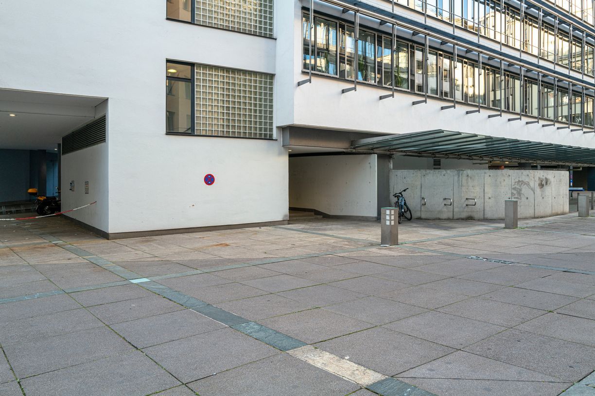 Stuttgart Urban Plaza: A Cafe with a View
