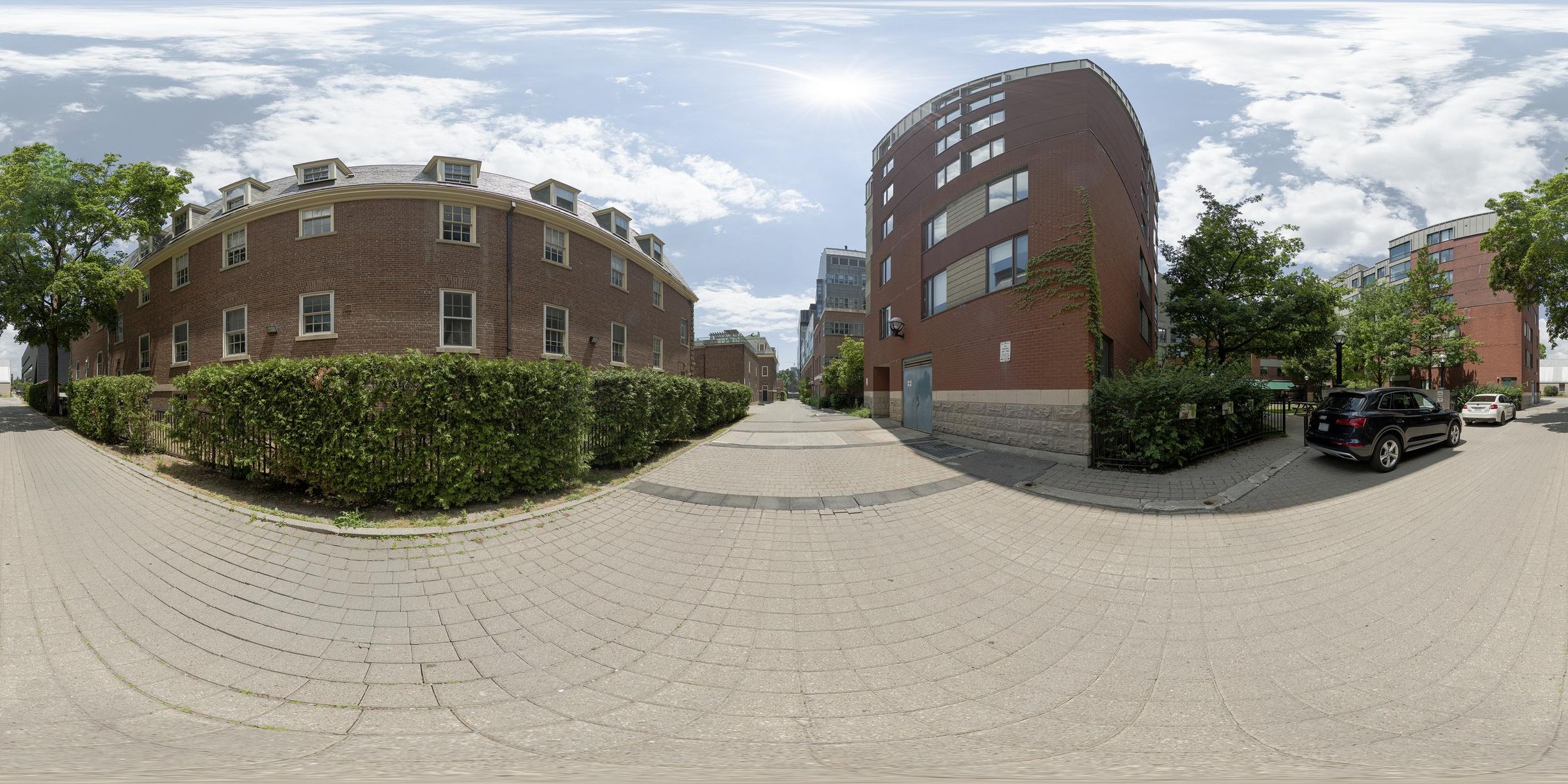 Urban Design in Toronto: A Blend of Modern and Classic Architecture