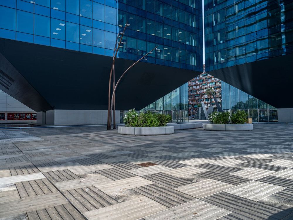 Barcelona's Urban Design: Office Buildings and Plazas - HDRi Maps and ...