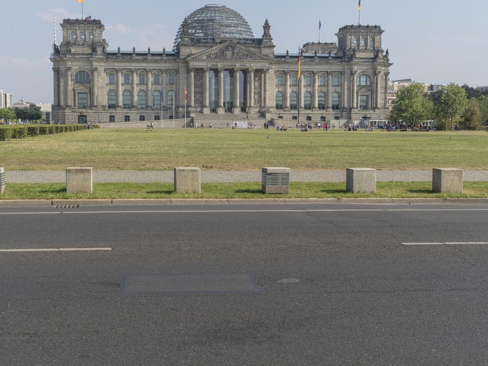 Berlin Germany Reichstag Building Architecture - HDRi Maps and Backplates