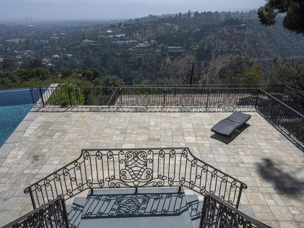 Beverly Hills Swimming Pool: An Overlook of Luxury - HDRi Maps and ...