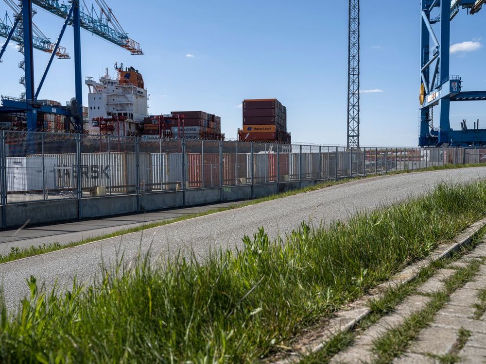 Bremen Harbor: A Day at the Container Port - HDRi Maps and Backplates