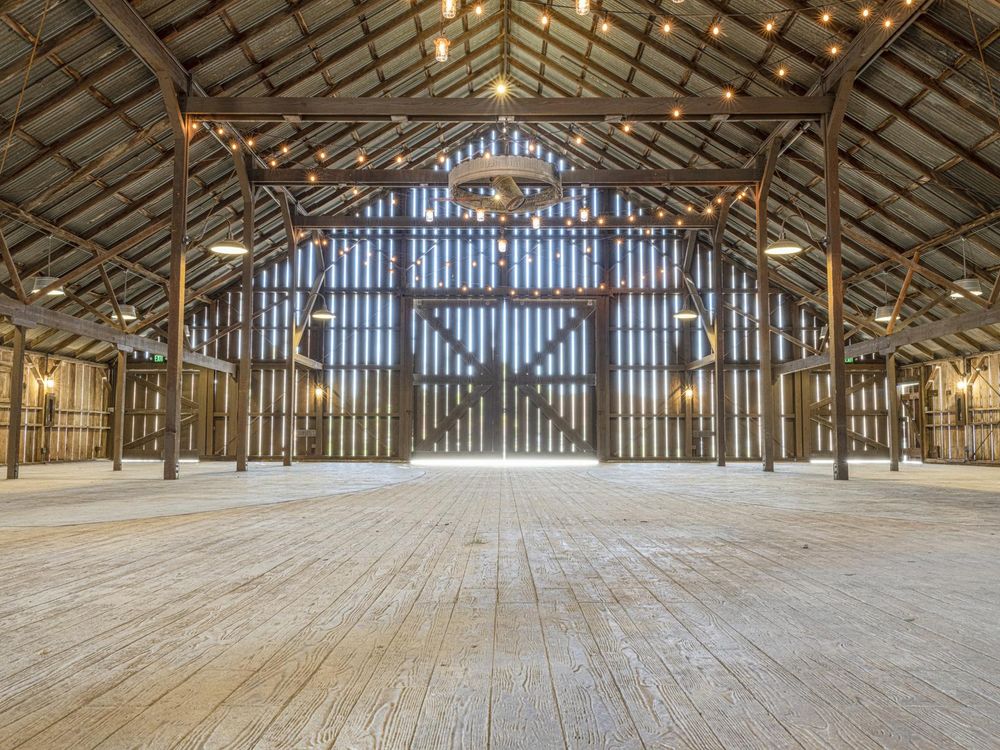 California Barn Warehouse: Concrete Surface and Open Space