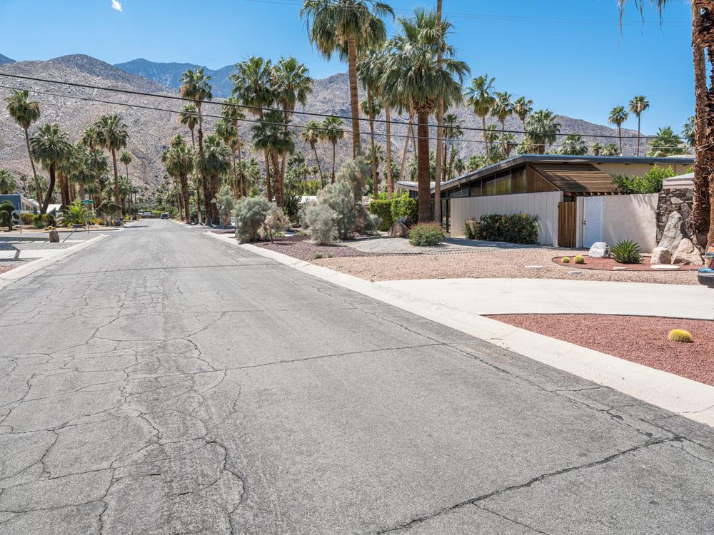 California Modern Architecture Home: A Daytime View - HDRi Maps and ...