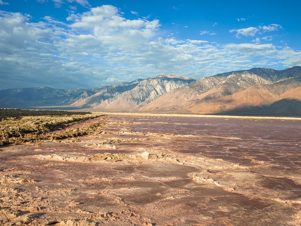 California Salt Lake Mountains Open Space - HDRi Maps and Backplates