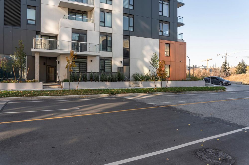 Canadian Suburban Residential Area in Toronto - HDRi Maps and Backplates