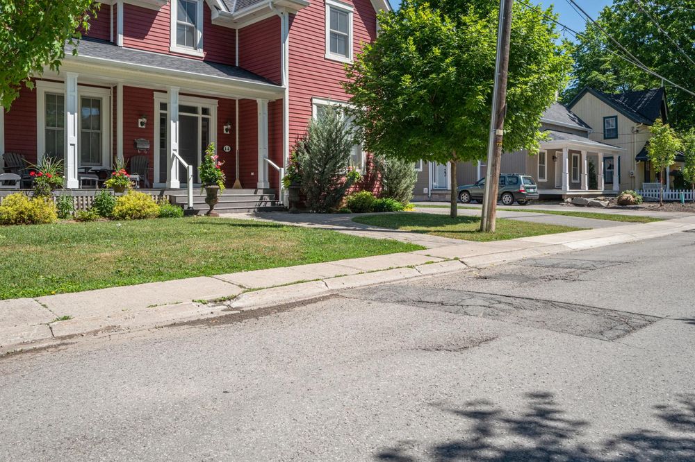 Classic Suburban Home in Toronto, Canada - HDRi Maps and Backplates