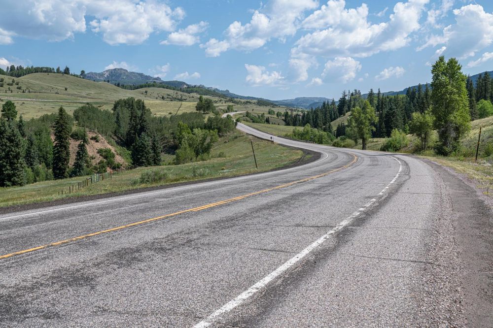 Colorado Landscape: Asphalt Road Through Nature - HDRi Maps and Backplates