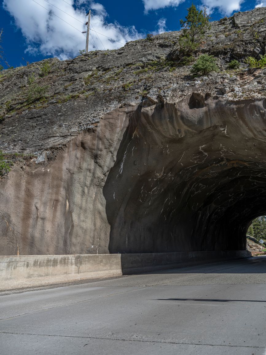 Colorado Landscape: Asphalt Road and Clear Sky - HDRi Maps and Backplates