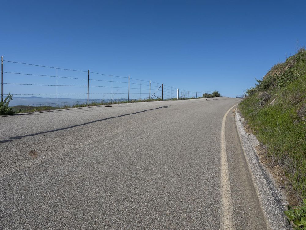 Daytime on a Low Slope Road with Asphalt Surface - HDRi Maps and Backplates
