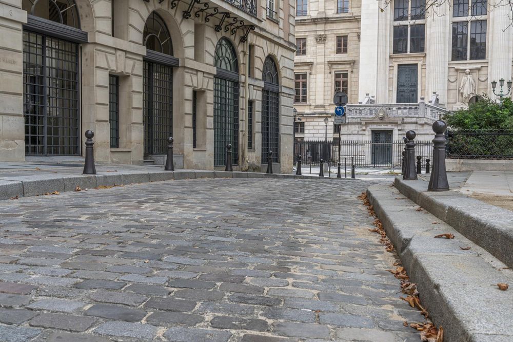 Empty Street in Paris with Art Nouveau Building - HDRi Maps and Backplates