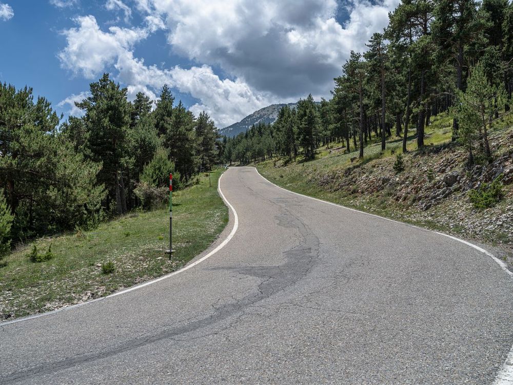 Exploring the European Countryside: Greenery of the Pyrenees - HDRi ...
