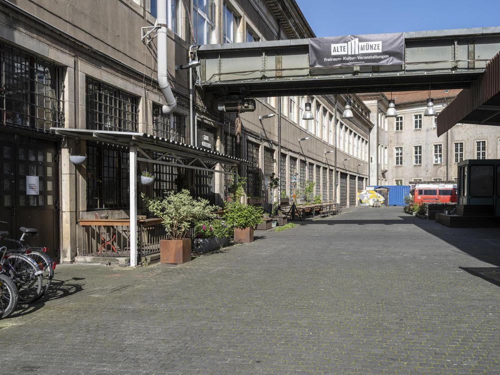 German Architecture in the City: Road Building - HDRi Maps and Backplates