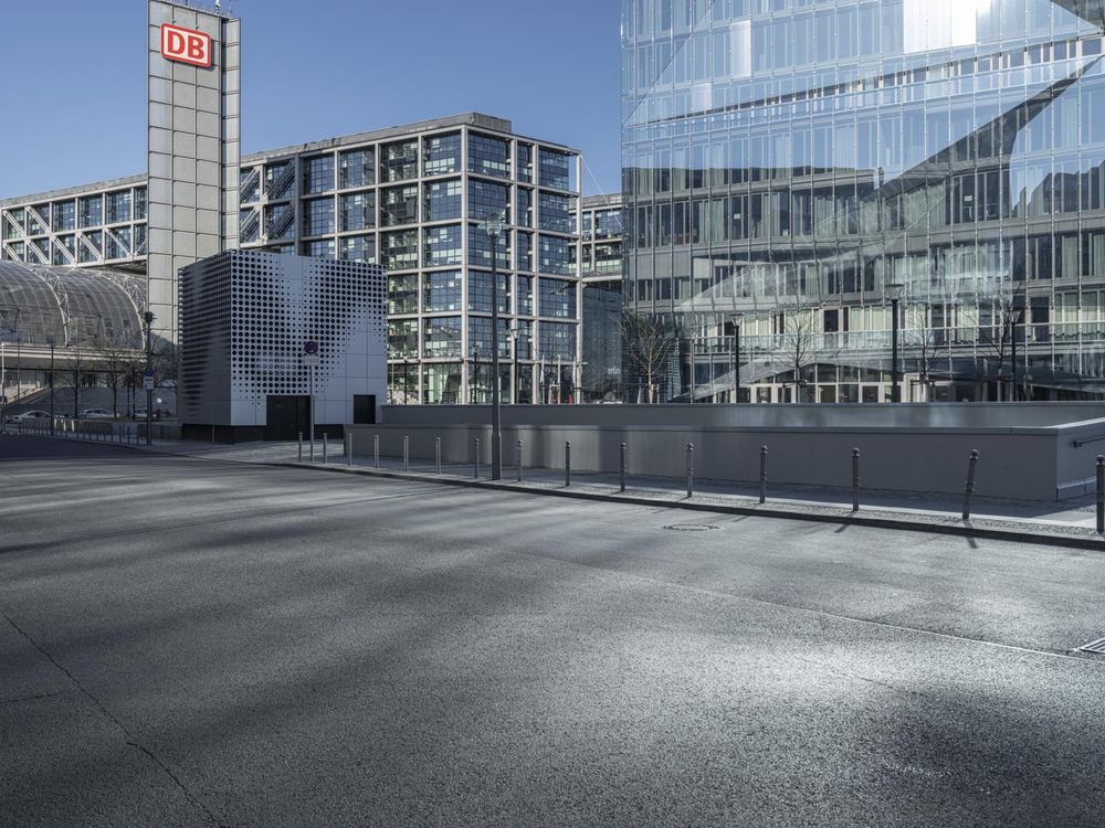 Germany Metropolitan Area: Urban Office Building - HDRi Maps and Backplates