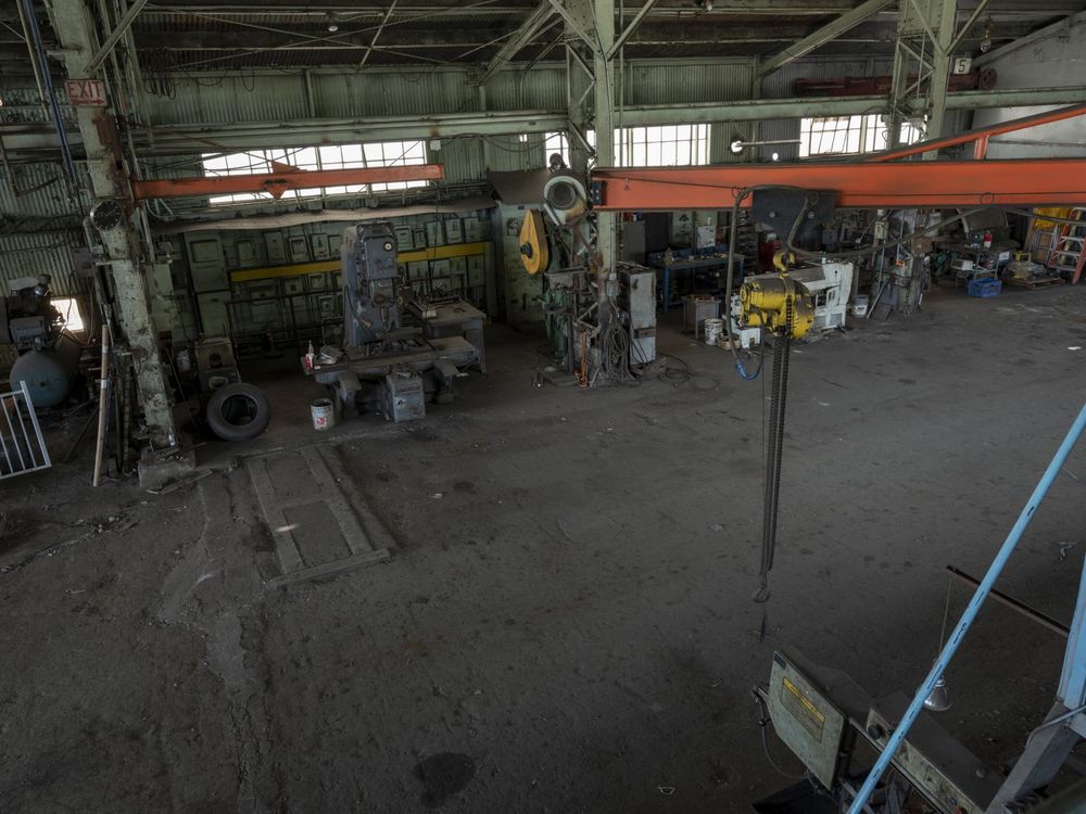 Machine Shop in Los Angeles, California - HDRi Maps and Backplates