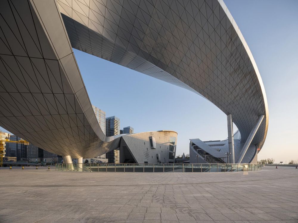 Metropolitan Area: Urban Design in a Striking Building - HDRi Maps and ...