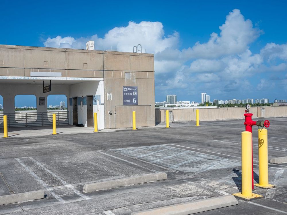 Miami Parking Lot During the Day - HDRi Maps and Backplates