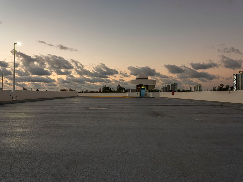 Miami Parking Lot with Sun Setting - HDRi Maps and Backplates