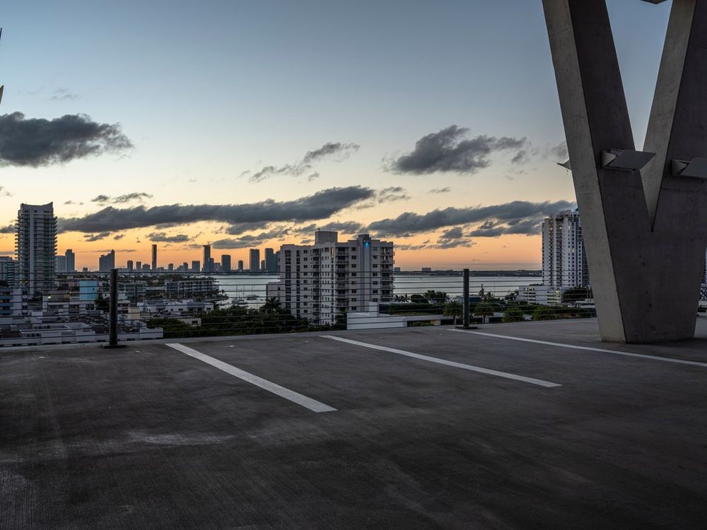 Miami Skyline During Dawn - HDRi Maps and Backplates