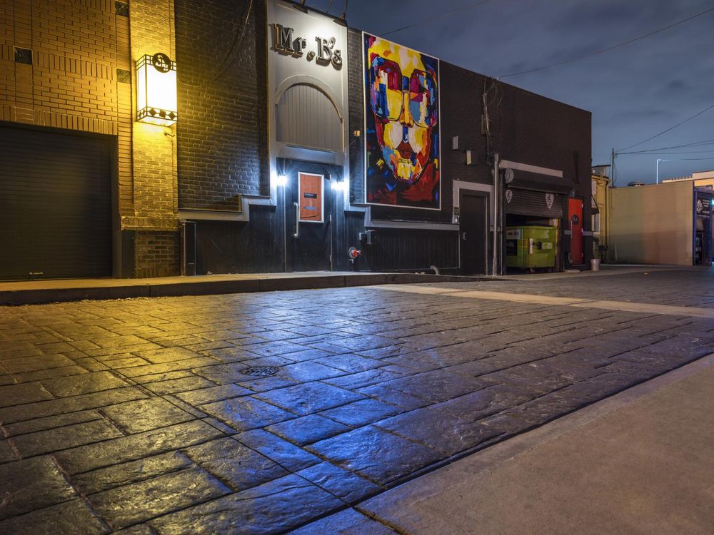 Night Time Street Scene in Detroit, Michigan - HDRi Maps and Backplates