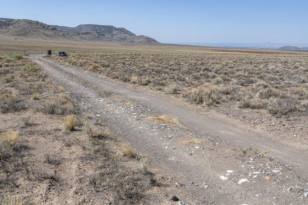 Off-Road Track in the Colorado Desert - HDRi Maps and Backplates