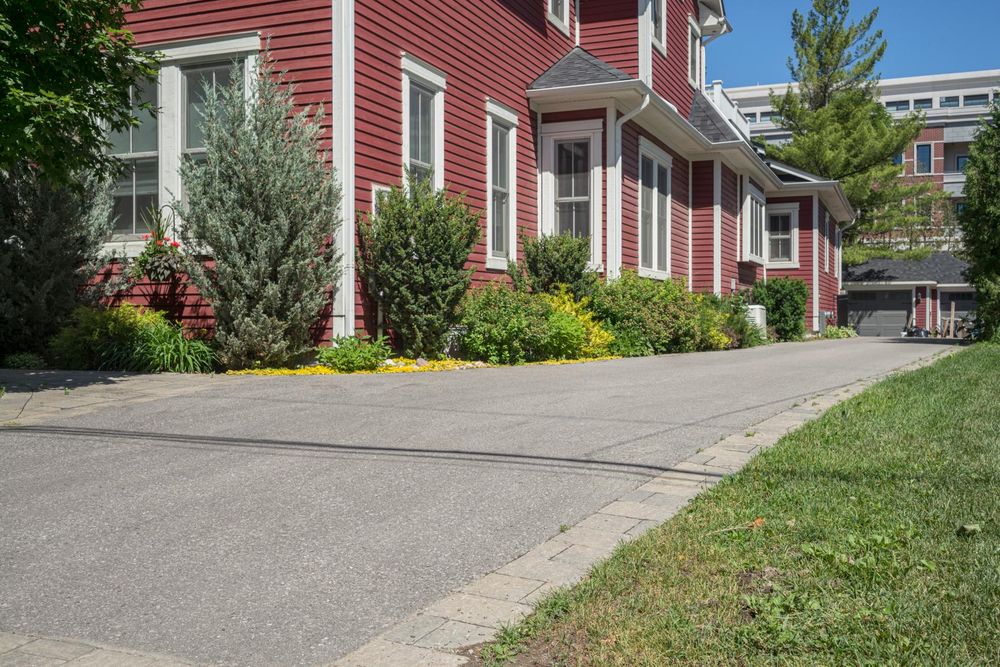 Ontario Canada Suburban House in Toronto - HDRi Maps and Backplates