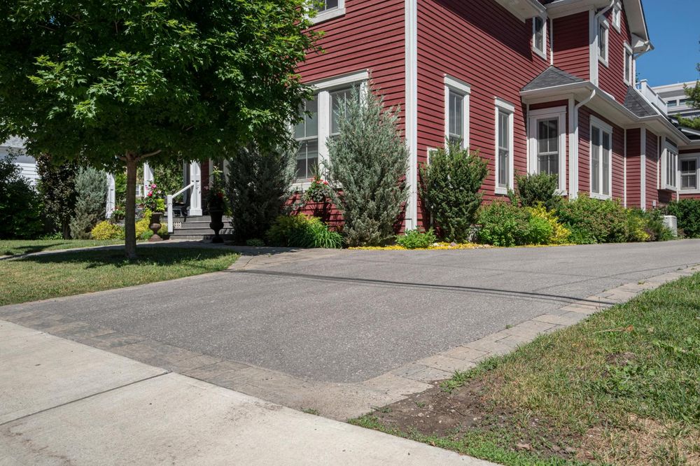 Ontario Canada Suburban House in Toronto - HDRi Maps and Backplates