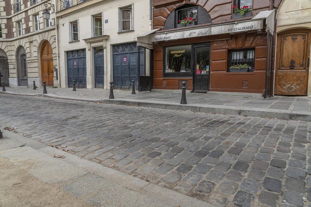 Paris Facade: Cobblestone Streets and Classic Architecture - HDRi Maps ...