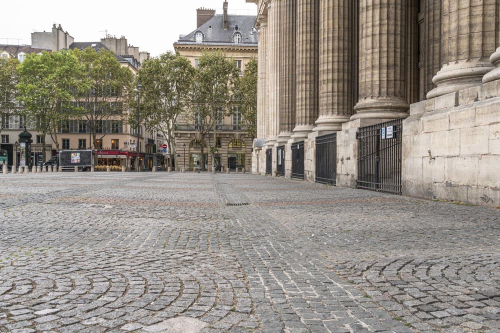 Classic Architecture in Paris, France - HDRi Maps and Backplates