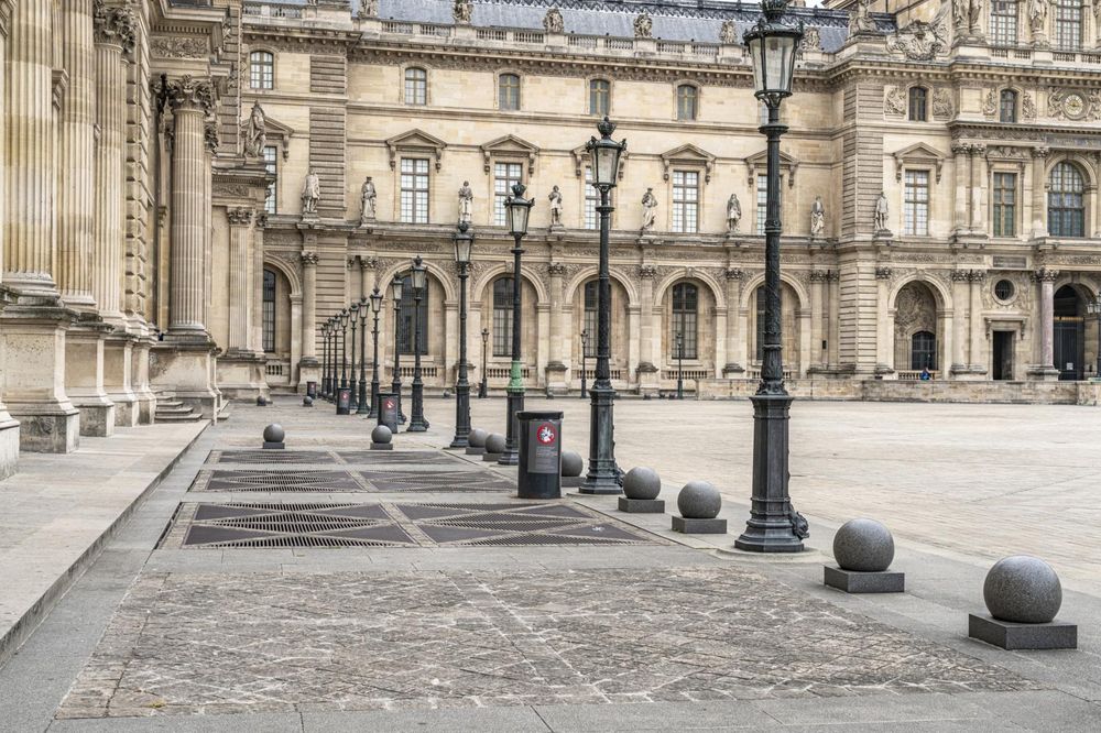 Paris Town Square on a Gloomy Grey Sky Day - HDRi Maps and Backplates