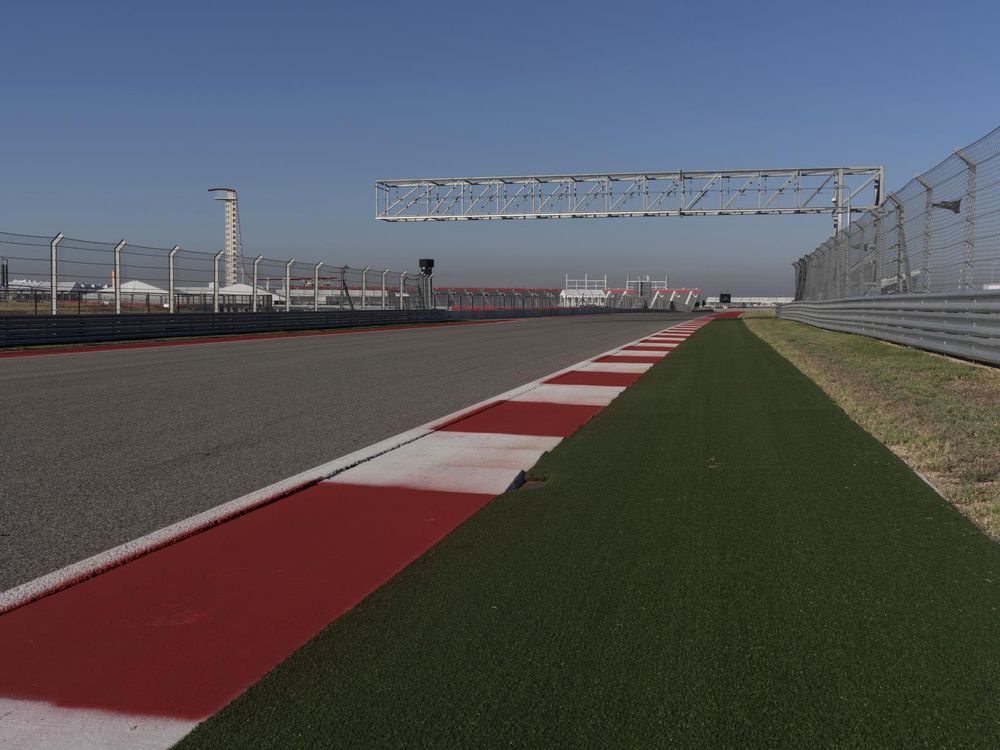 Race Track: Daytime Racing under a Clear Sky - HDRi Maps and Backplates