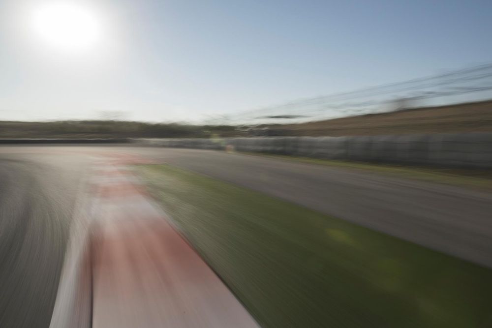 Race Track Days: Sun Visible against a Clear Sky - HDRi Maps and Backplates