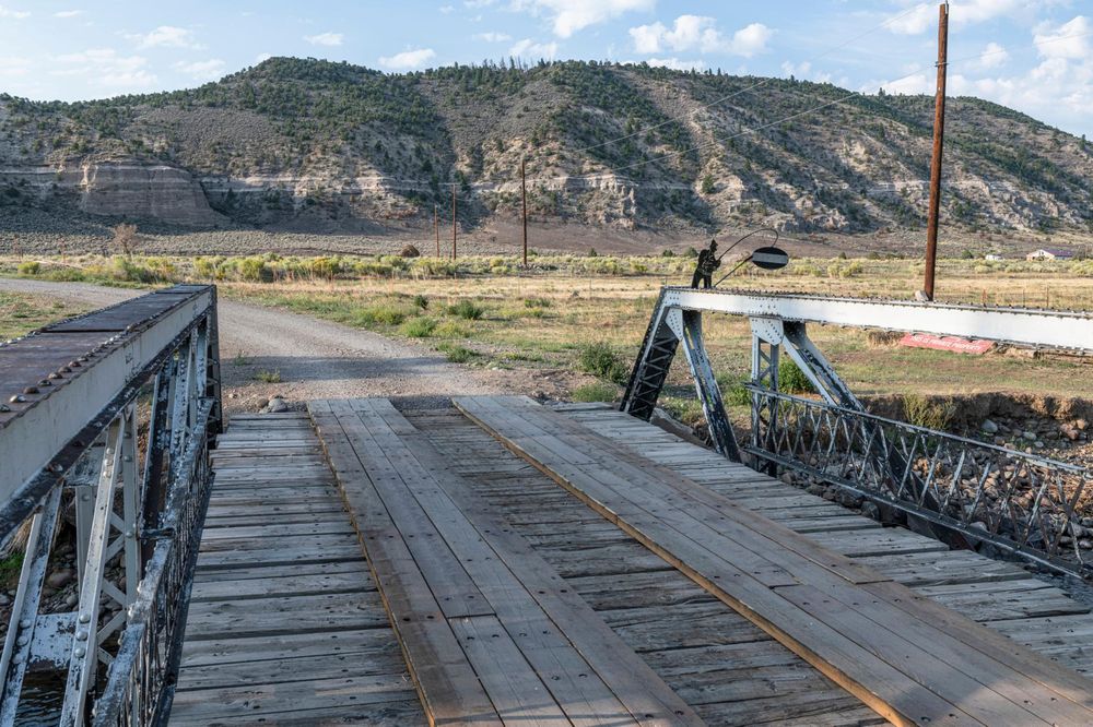 Scenic Off-Road Track near Antonito, Colorado - HDRi Maps and Backplates