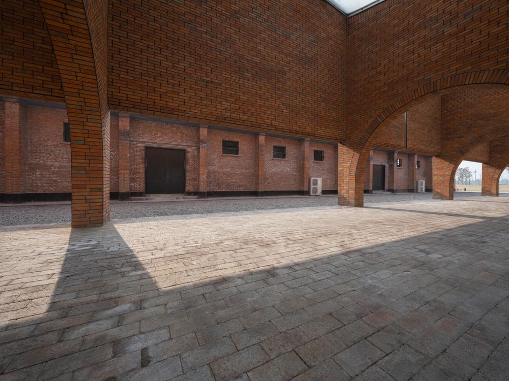 Shanghai Warehouse: Brick Wall Architecture - HDRi Maps and Backplates