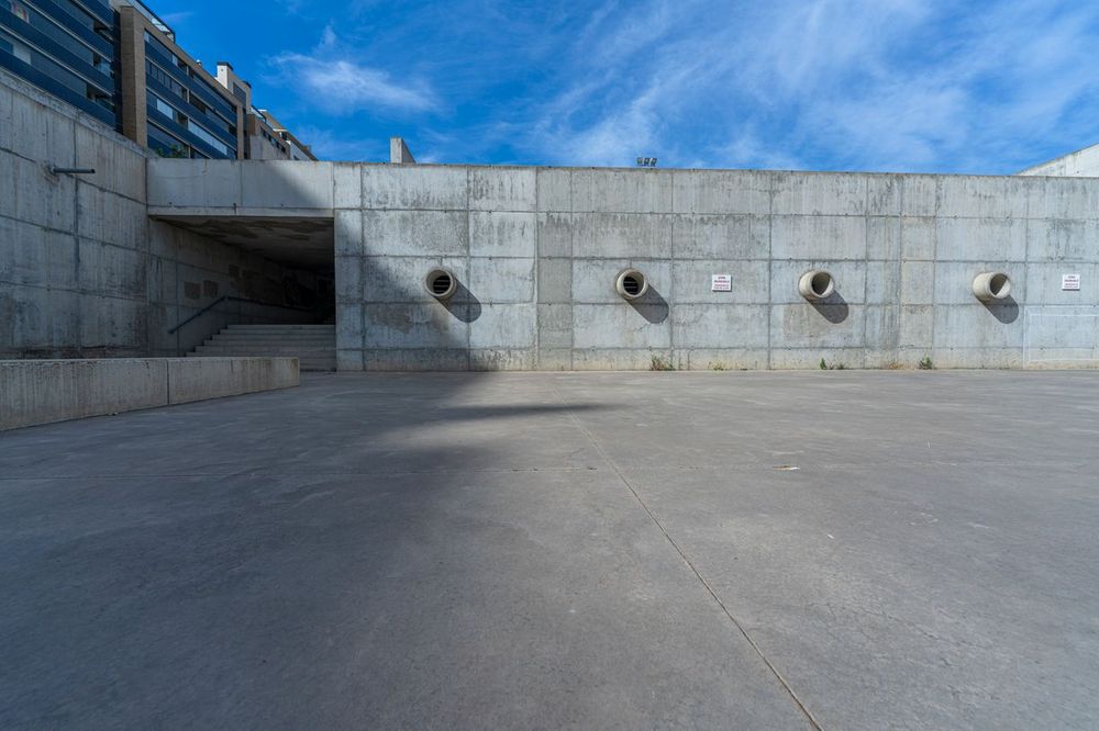 Spain's Urban Design: City Life in a Plaza - HDRi Maps and Backplates