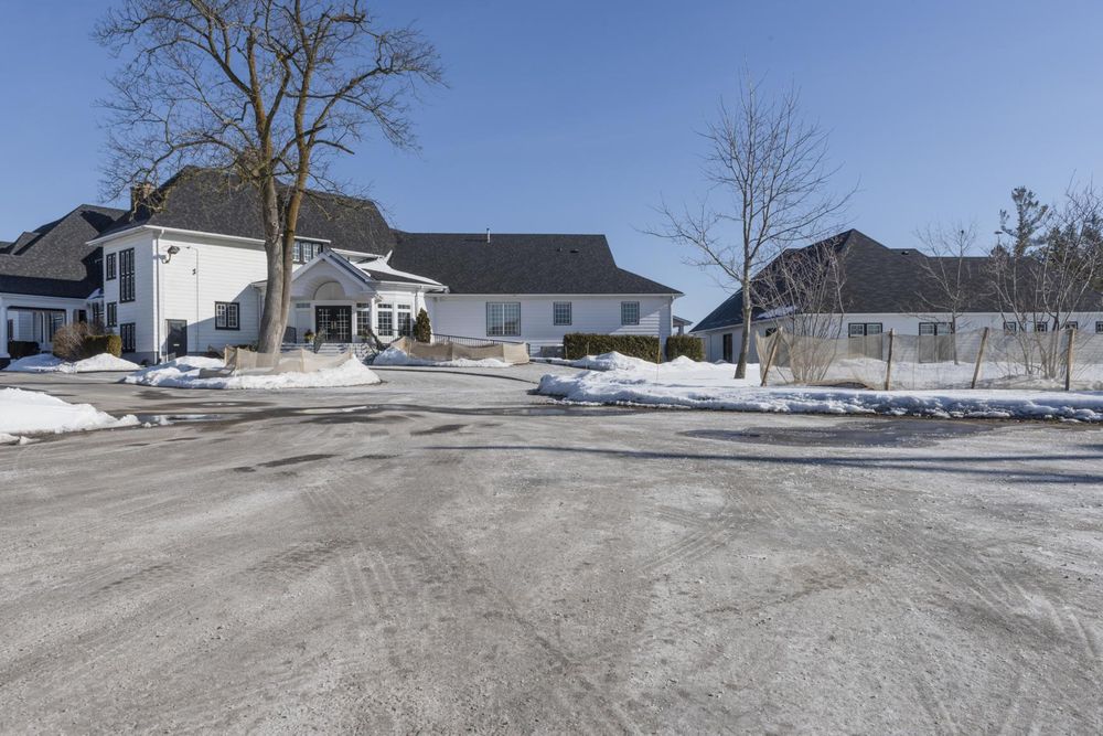 Suburb Homes in Ontario: Picturesque Neighborhood with Asphalt Road ...