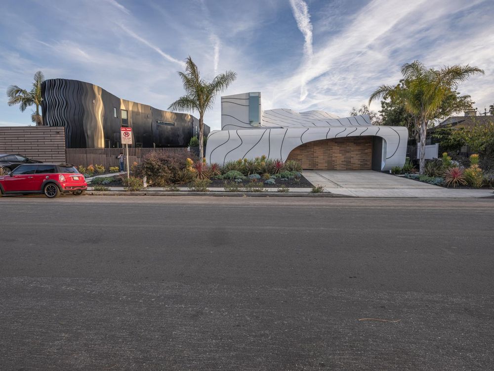Suburban Homes in Los Angeles: Residential Buildings