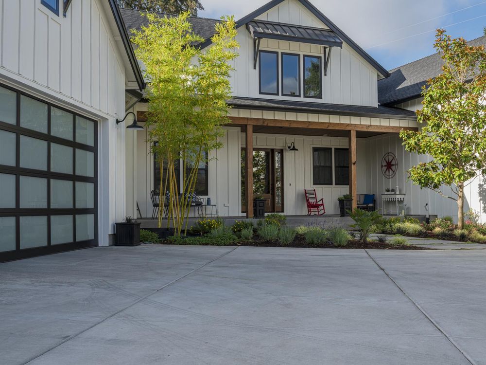 Suburban House with Front Porch and Garage Door - HDRi Maps and Backplates