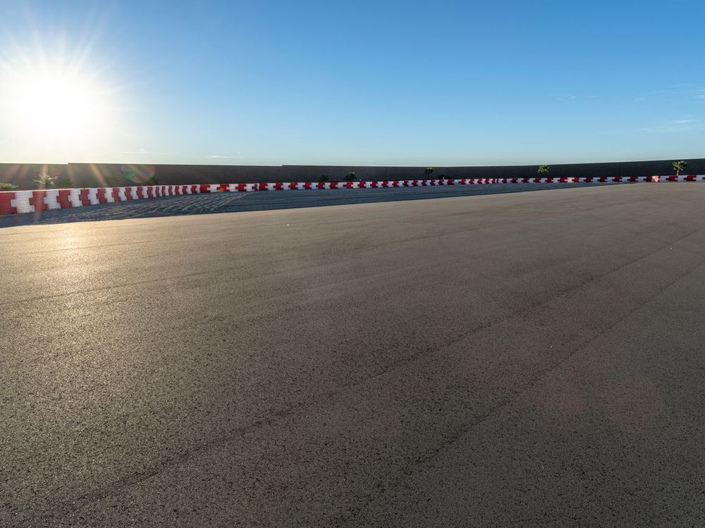 Sunrise at a Race Track in the USA: Sun Visible - HDRi Maps and Backplates