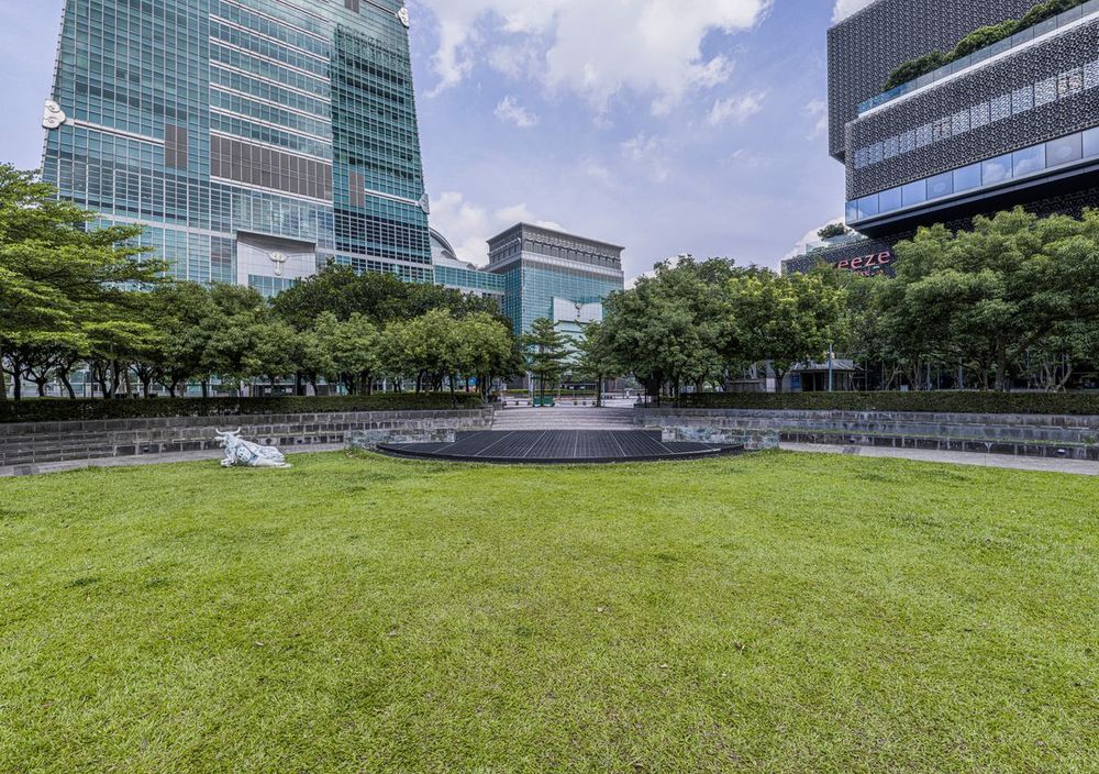 Taipei City Skyline: Taiwan's Urban Design - HDRi Maps and Backplates