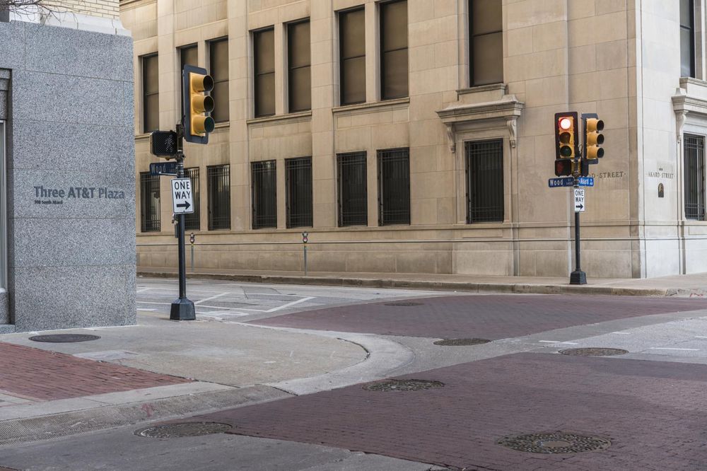 Traffic Light at Intersection in Dallas City - HDRi Maps and Backplates