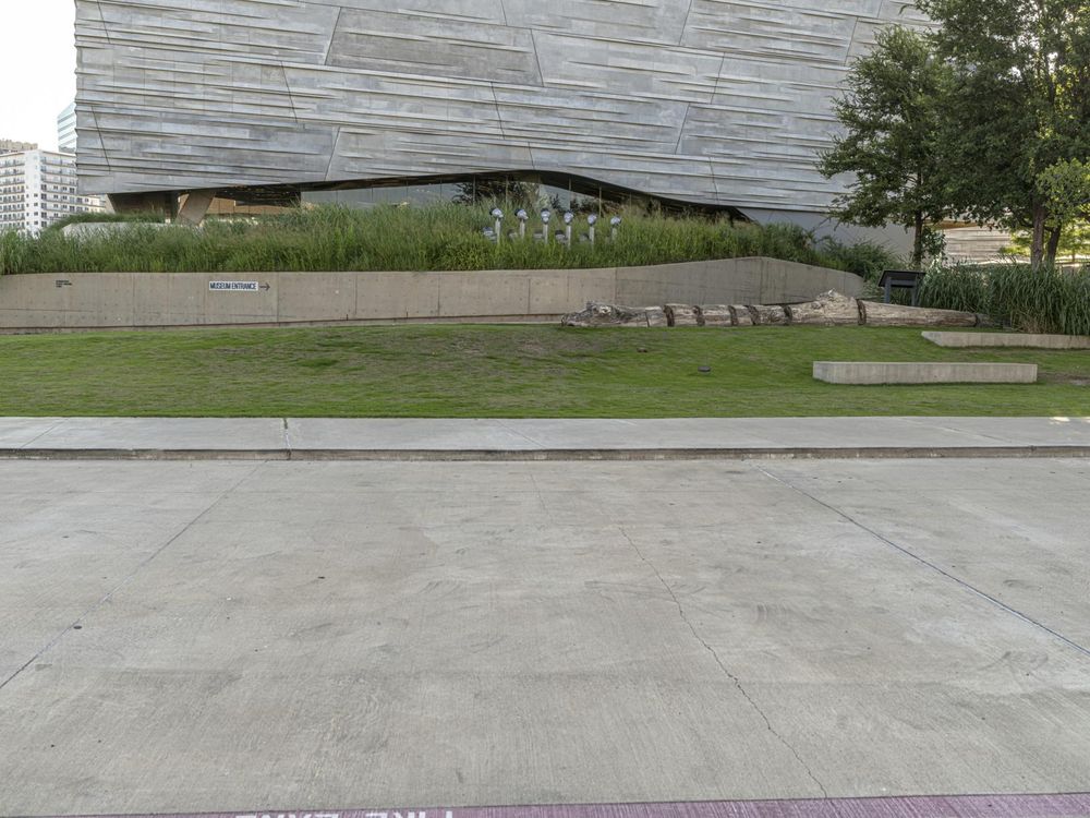 Urban Architecture: Museum in a Public Space - HDRi Maps and Backplates