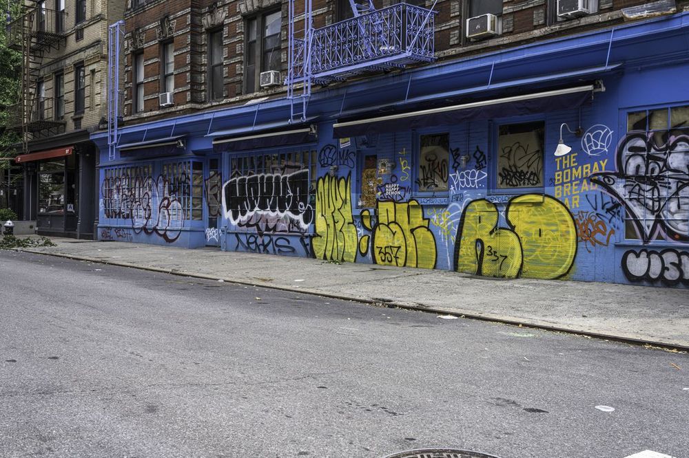 Urban Building: Graffiti Art on a Window - HDRi Maps and Backplates