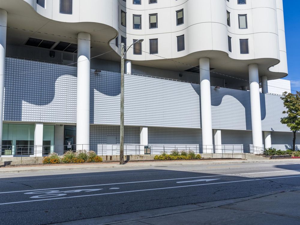 Urban Building in Milwaukee with White Circular Structure - HDRi Maps ...