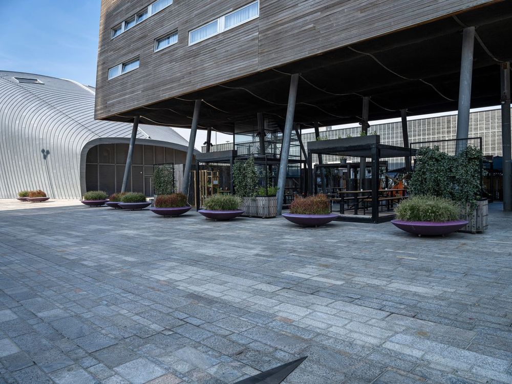 Urban Design in Europe: Enjoying the Clear Sky - HDRi Maps and Backplates