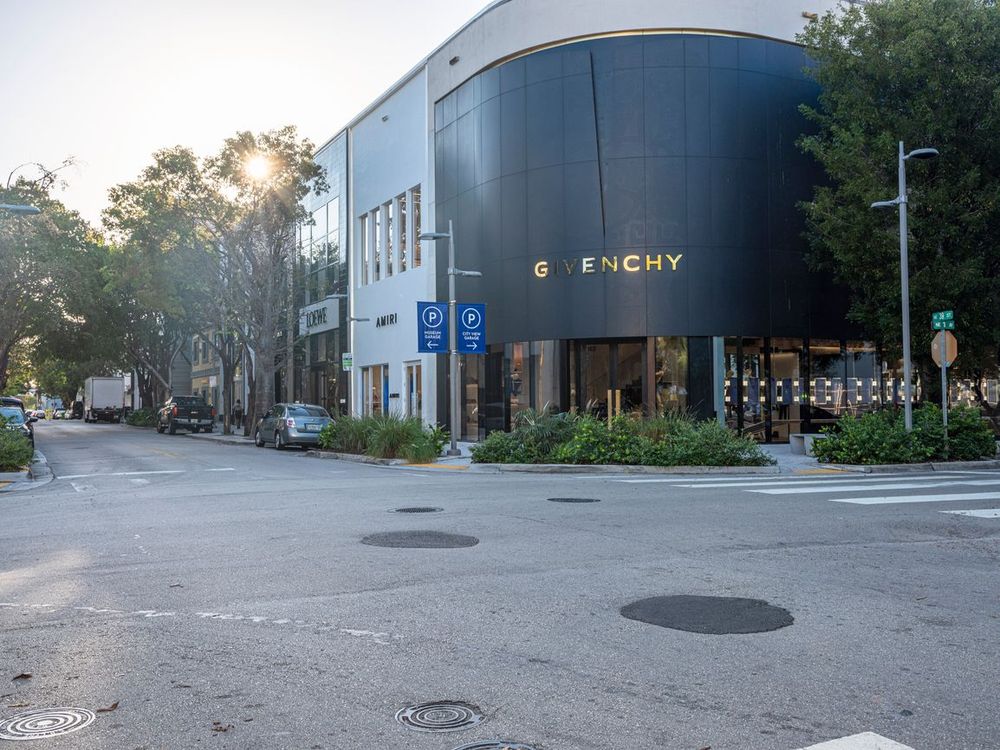 Urban Design: Miami Storefronts and Open Space - HDRi Maps and Backplates